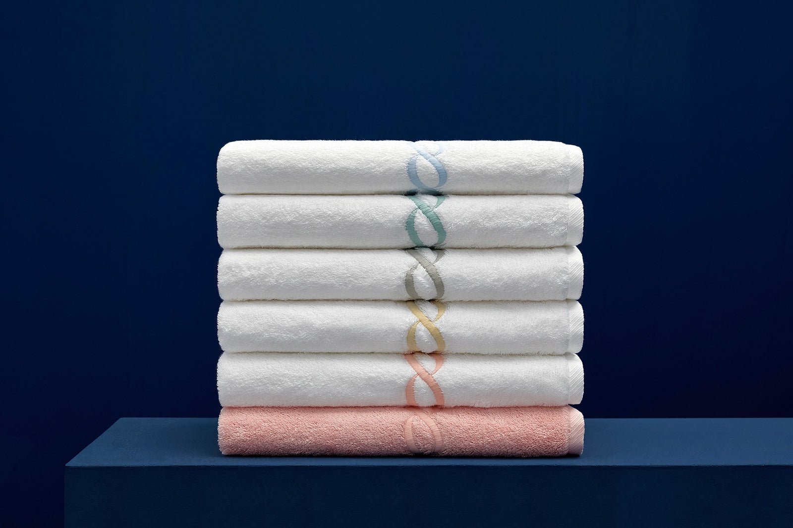 Calla Angel Official Website - Luxury Bedding, Bath, Home Decor & More